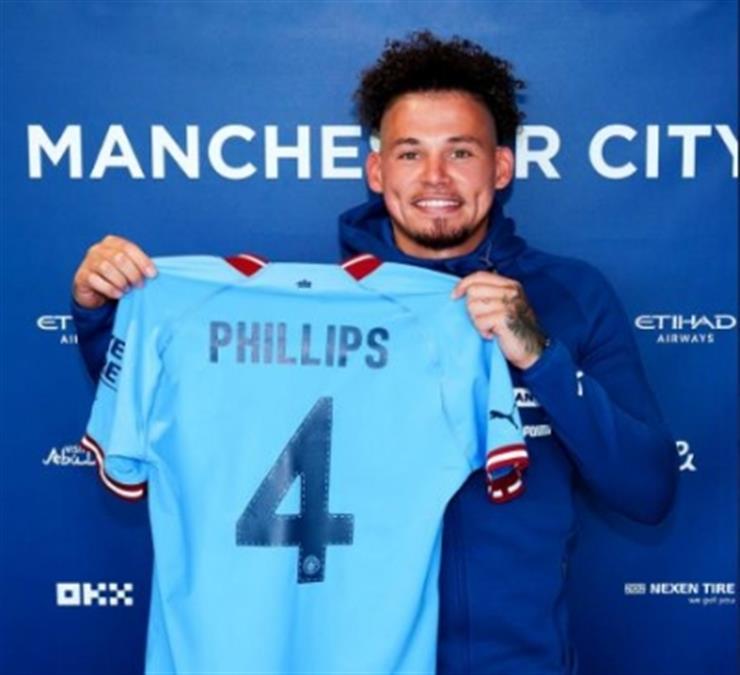 England midfielder Phillips completes loan move to West Ham